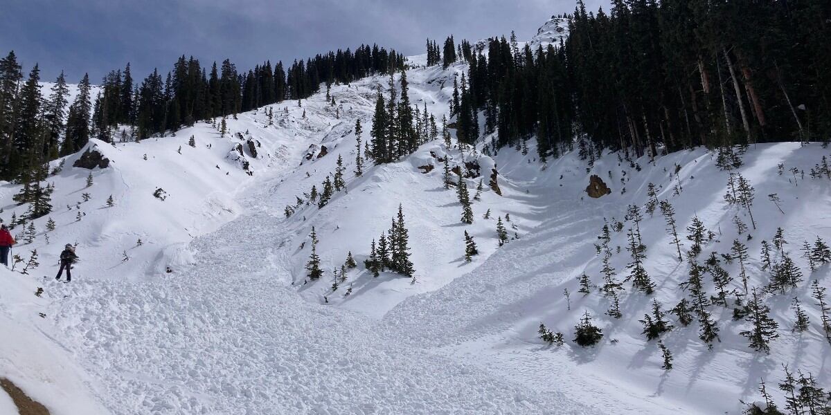 Increased avalanche danger expected in Colorado, multiple people caught ... Increased avalanche danger expected in Colorado, multiple people caught ...